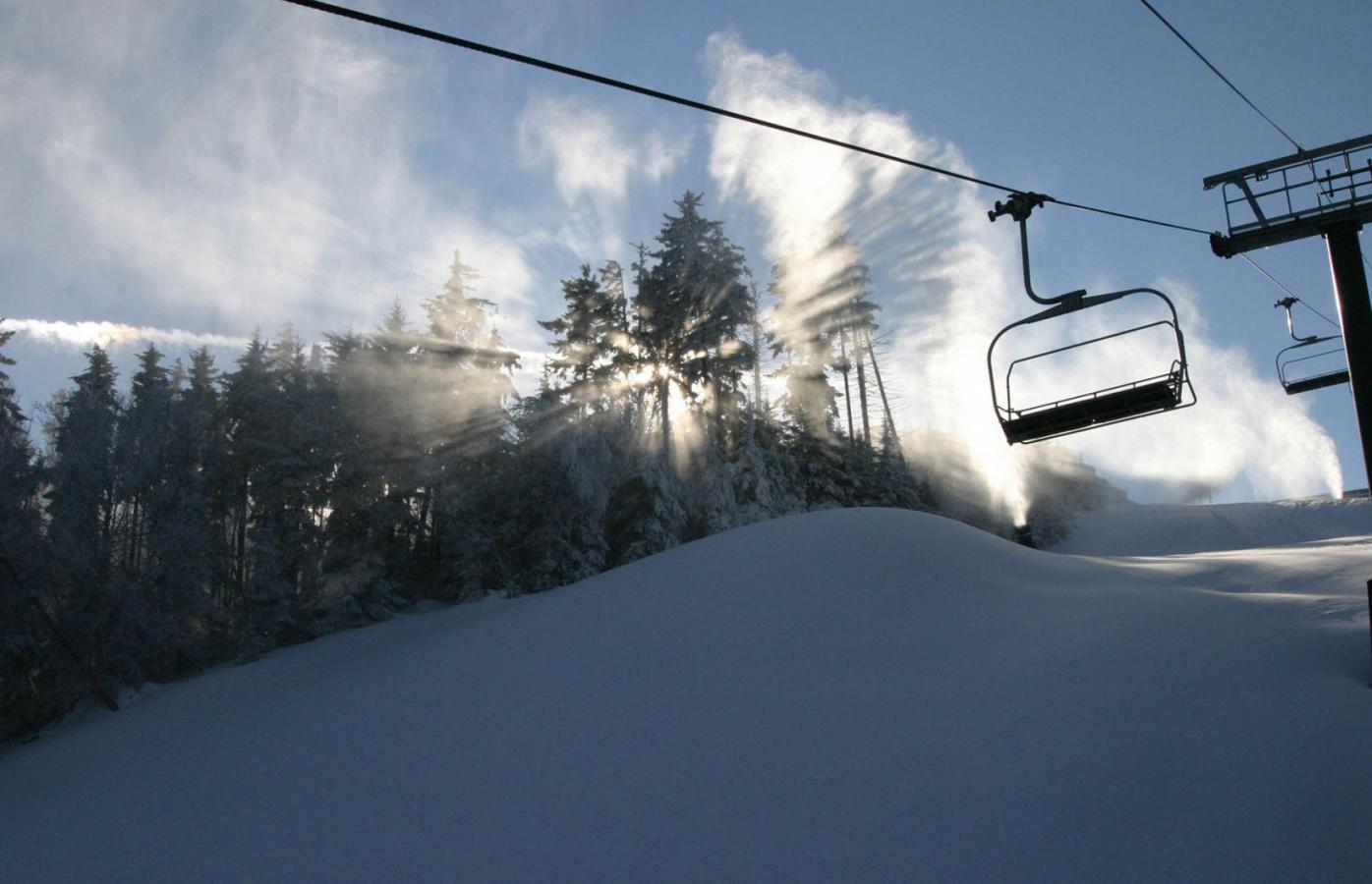 7 Ways To While Away The Hours Waiting For The Ski Lifts To Open 7-ways-to-while-away-the-hours-waiting-for-the-ski-lifts-to-open